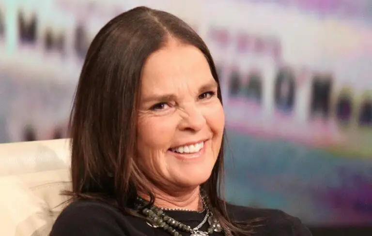 Ali MacGraw Age, Net worth: Bio-Wiki, Weight, Kids, Partner 2024| The ...