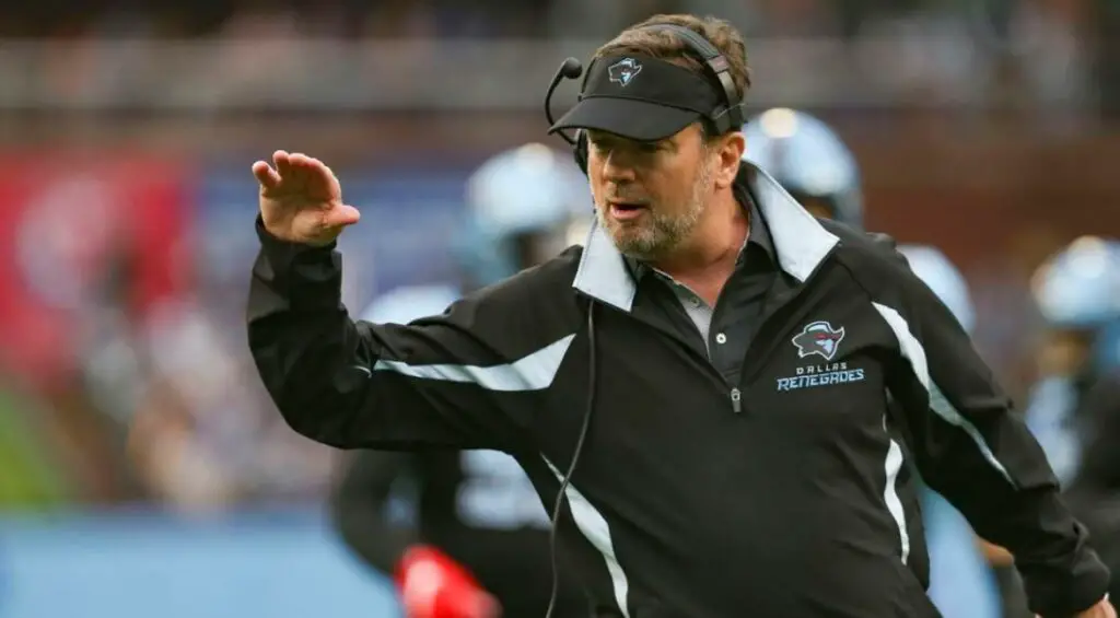 Bob Stoops Age, Net worth: Bio-Wiki, Wife, Kids, Weight 2022 - The ...