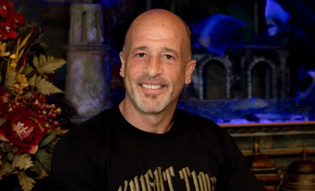 Brett Raymer Net worth, Age: Bio-Wiki, Wife, Weight, Kids 2022 - The ...