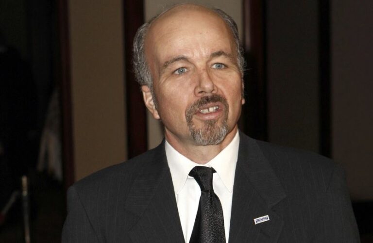 Clinton Howard Net worth, Age: Weight, Bio-Wiki, Wife, Kids 2023- The ...