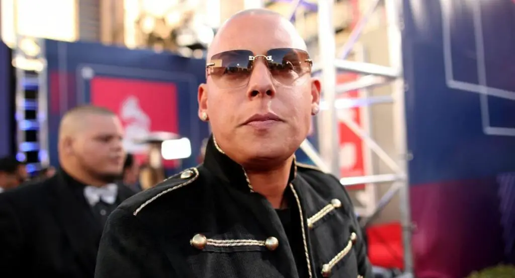 Cosculluela Age, Net worth: Bio-Wiki, Weight, Kids, Wife 2022 - The ...