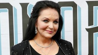 Crystal Gayle Net worth, Age: Kids, Bio-Wiki, Wife, Weight 2024| The ...