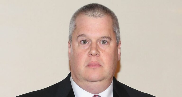 Daniel Handler net worth, Wife, Bio-Wiki, Kids, Age, Weight 2024| The ...