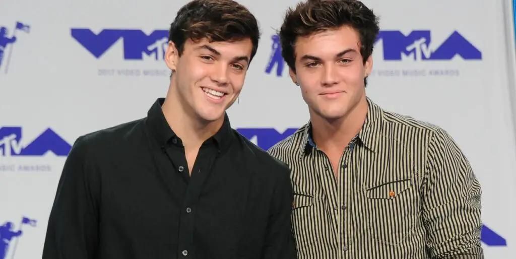 Dolan Twins Net worth, Age: Wife, Weight, Kids, Bio-Wiki 2022 - The ...