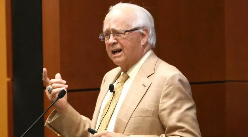 Dr James Andrews Net worth, Age: Weight, Bio-Wiki, Kids, Wife 2024| The ...