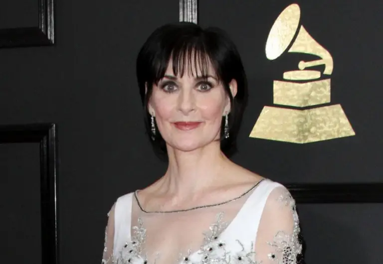 Enya Net worth, Age: Bio-Wiki, Weight, Kids, Wife 2024| The Personage
