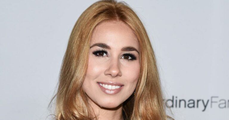 Haley Reinhart Net worth, Age: Bio-Wiki, Weight, Wife, Kids 2024| The ...