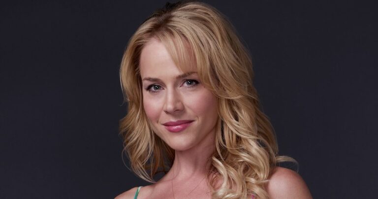Julie Benz Net worth, Age: Weight, Husband, Kids, Bio-Wiki 2024| The ...