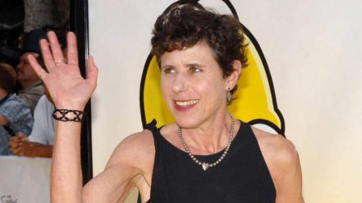 Julie Kavner Net worth, Age: Kids, Bio-Wiki, Partner, Weight 2024| The ...