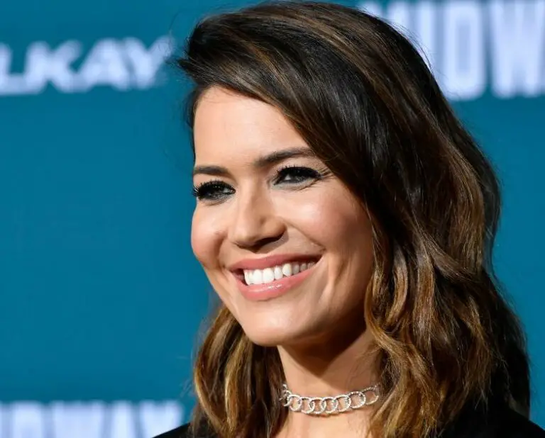 Mandy Moore Net worth, Age: Kids, Wife, Bio-Wiki, Weight 2024| The ...