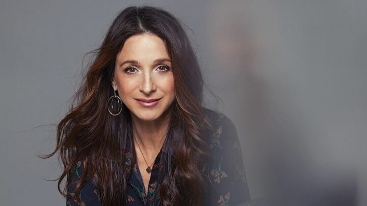 Marin Hinkle net worth, Age, Kids, Boyfriend, Weight, Bio-Wiki 2024| The Personage