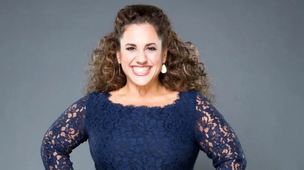 Marissa Winokur Net worth, Age: Weight, Kids, Bio-Wiki, Husband 2024 ...