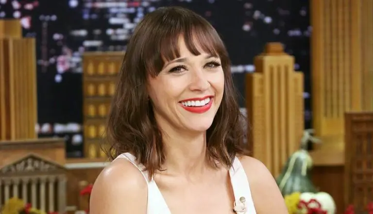 Rashida Jones Age, Net worth: Kids, Bio-Wiki, Weight, Husband 2024| The ...