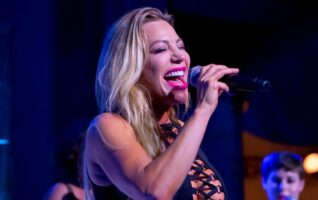 Taylor Dayne Net worth, Age: Wife, Weight, Bio-Wiki, Kids 2024| The ...