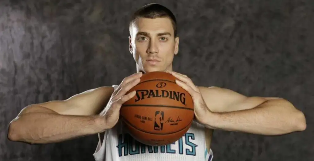 Tyler Hansbrough Net worth, Age: Wife, Bio-Wiki, Kids, Weight 2024| The ...