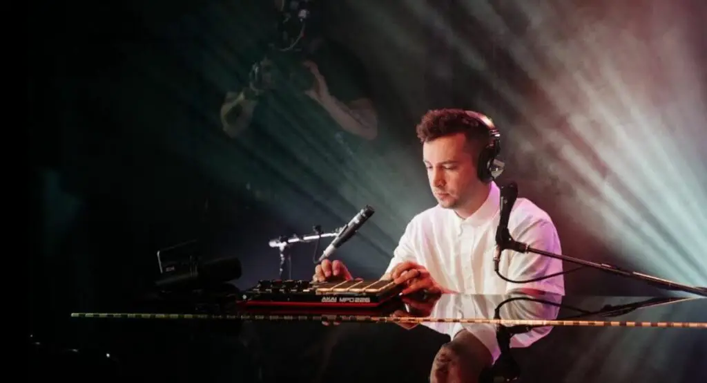 Tyler Joseph Age, Net worth: Weight, Wife, Bio-Wiki, Kids 2024| The ...