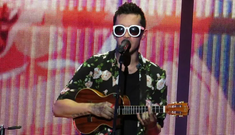 Tyler Joseph Age, Net worth: Weight, Wife, Bio-Wiki, Kids 2024| The ...